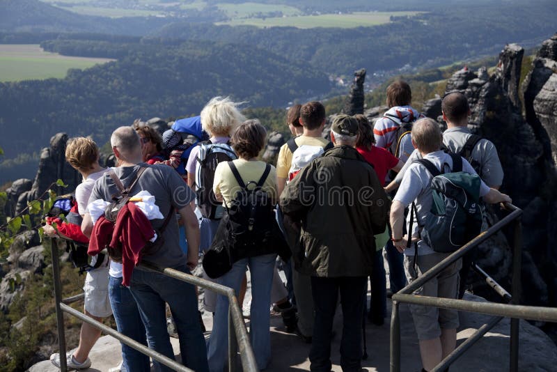 Turisti in fotografia editoriale. Immagine di bellezza - 12383797