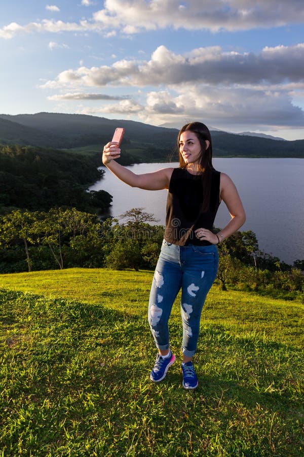 Lago cote, Costa Rica immagine stock. Immagine di attivo - 104806787