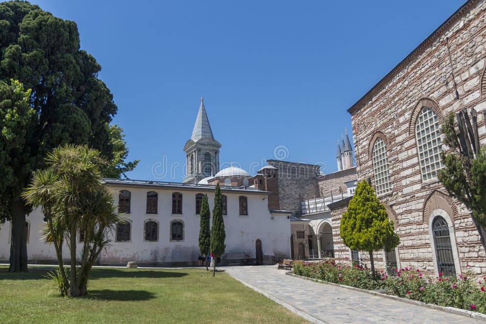 Turkey - Istanbul - Topkapi Palace - Third Courtyard with Justice Tower ...