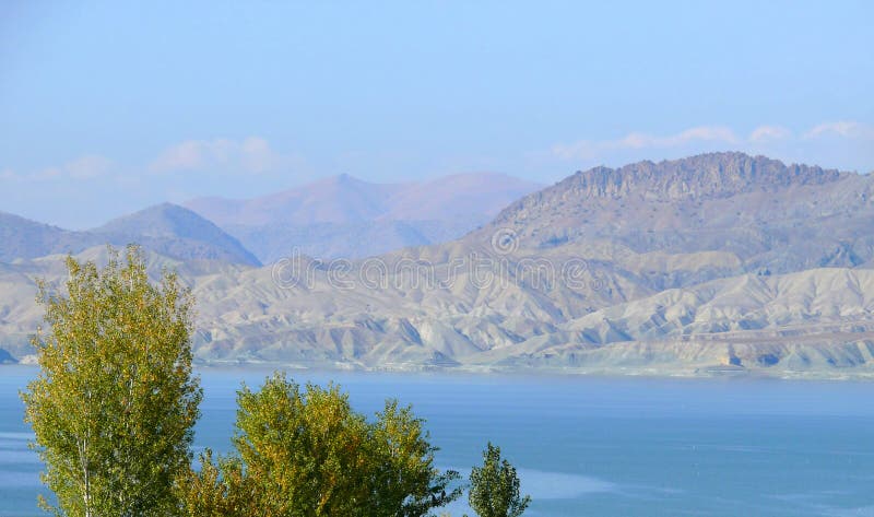 Turkije, de Eufraat. stock afbeelding. Image of bergen - 32940649