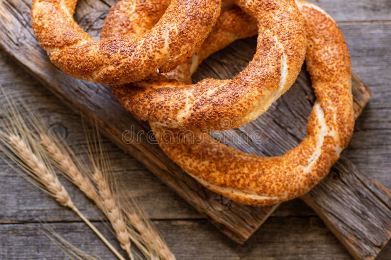 Turkish Traditional Bagel / Simit with Sesame on Rustic Table Stock ...