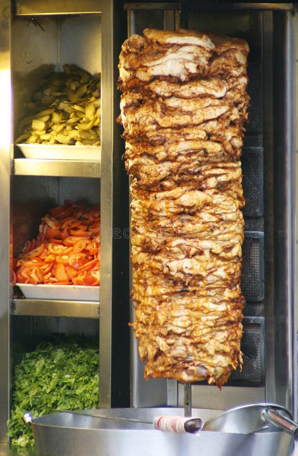 Kip Doner Kebab stock foto. Image of oostelijk, gekruid - 17391086