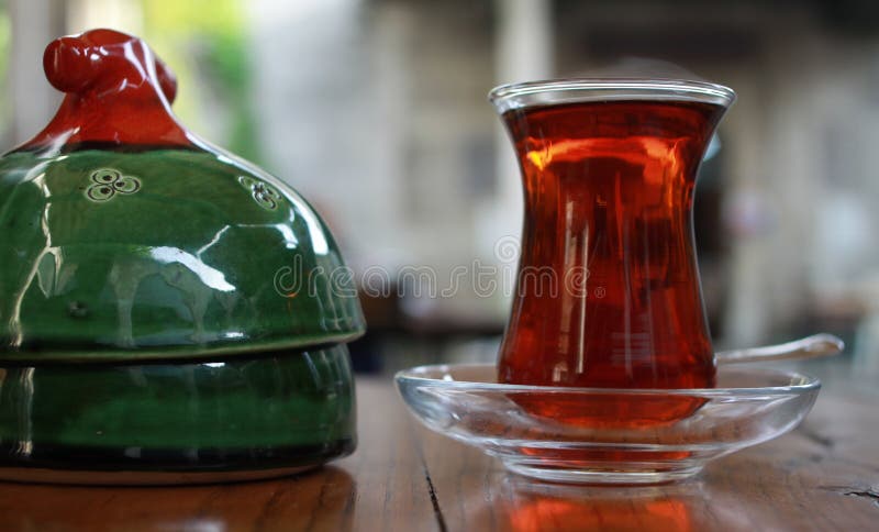 Turkse thee stock foto. Image of bassin, anatolisch, traditioneel ...