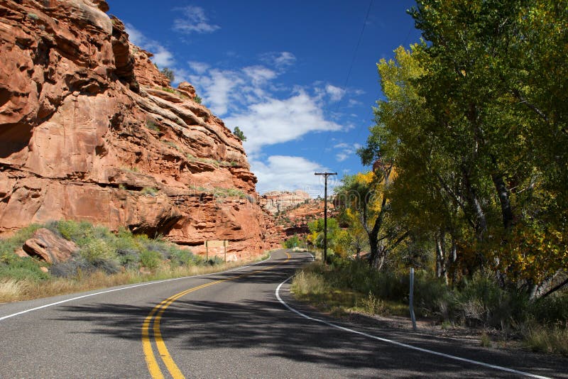 Turn in the road stock image. Image of gold, horizon - 16800765