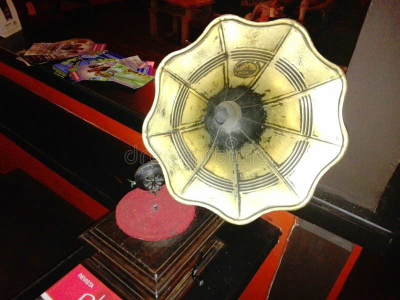 Turn table editorial photo. Image of oldie, music, table - 69646011