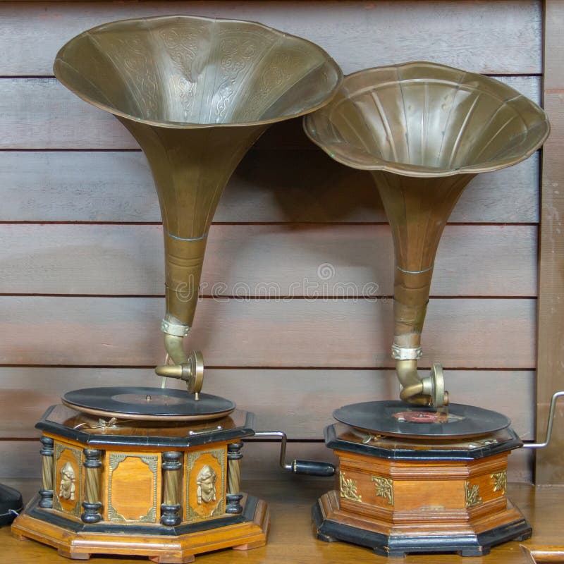 Ancient CD player stock photo. Image of compute, victrola - 6060824