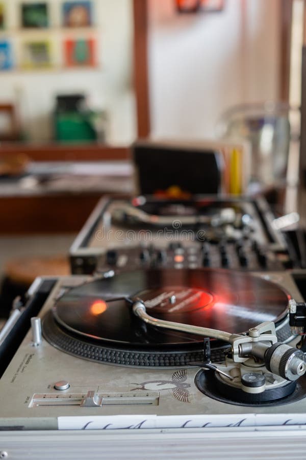 Turntable Playing Vinyl Record Editorial Stock Image - Image of deck ...