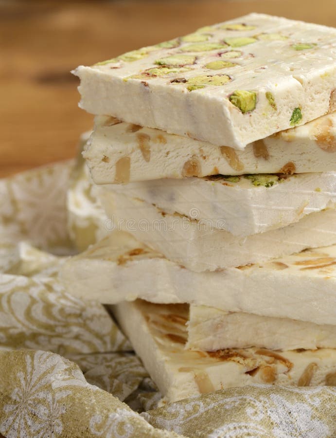 Turrón Blanco Con Diversas Nueces Imagen de archivo - Imagen de festivo ...