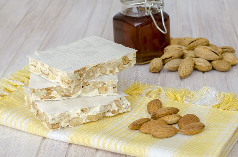 Turron, Dessert Espagnol Traditionnel Photo stock - Image du pâtisserie ...