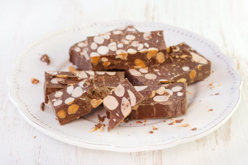 Turron, Dessert Espagnol Traditionnel Photo stock - Image du biscuit ...