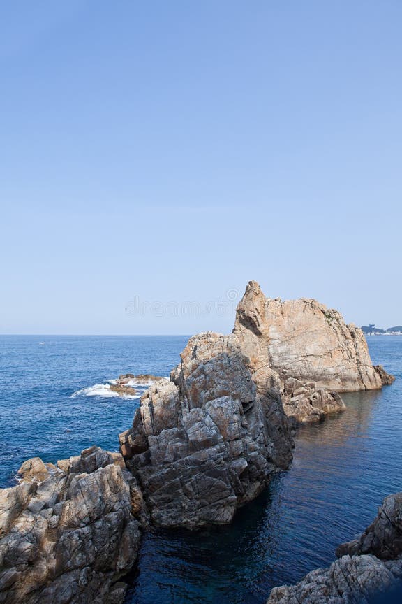 The Turtle Rock and the First Rock are Showing Off Their Dignity Side ...