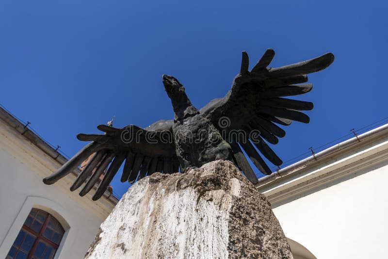 Turul Statue von Tatabanya stockbild. Bild von statue - 18943605