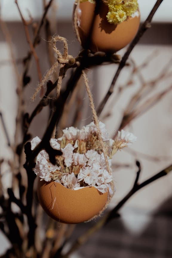 Tutorial How To Make Easter Table Decoration with Egg Shells Step by ...