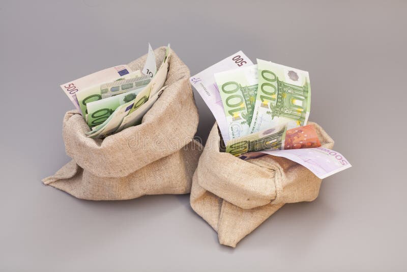 Twee Zakken Met Vele Euro Bankbiljetten Stock Afbeelding - Image of ...