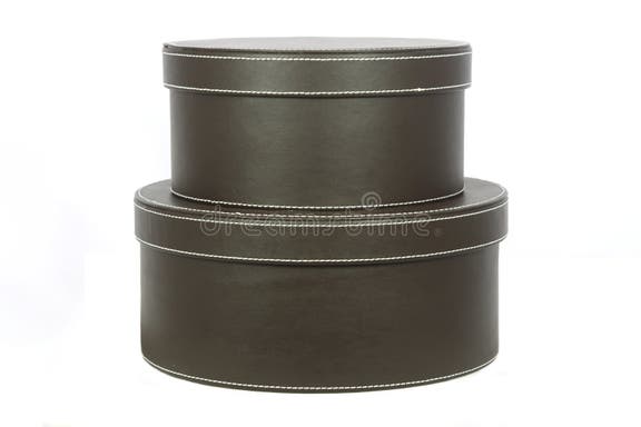 Twee hoedendozen stock foto. Image of chroom, geïsoleerd - 1357798