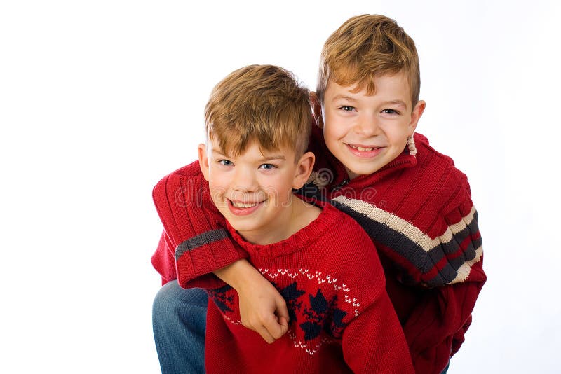 Twee leuke jonge jongens stock afbeelding. Image of kerstmis - 21979775