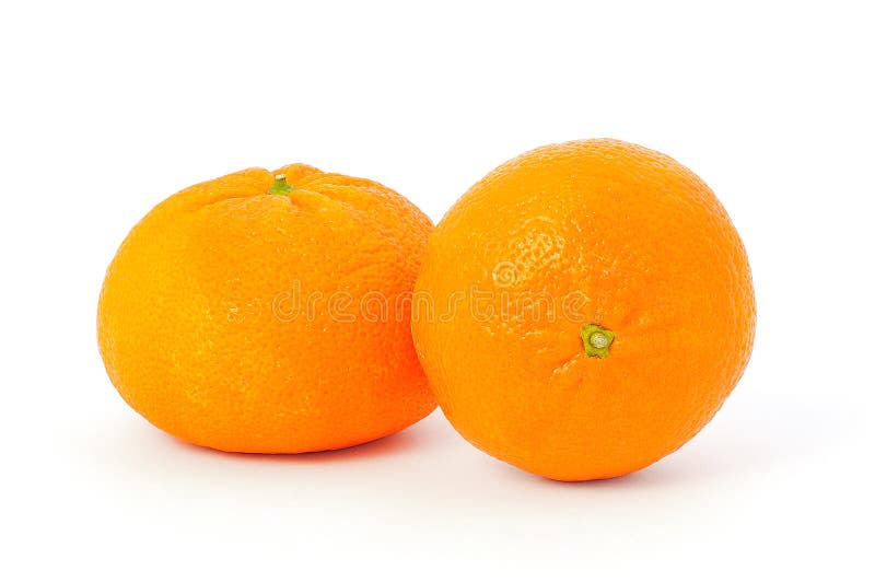 Twee mandarijnen op wit stock foto. Image of sluit, achtergrond - 13207306