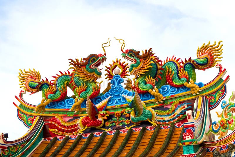 Tweeling Chinese Draak Op Het Dak Stock Foto - Image of tweeling ...