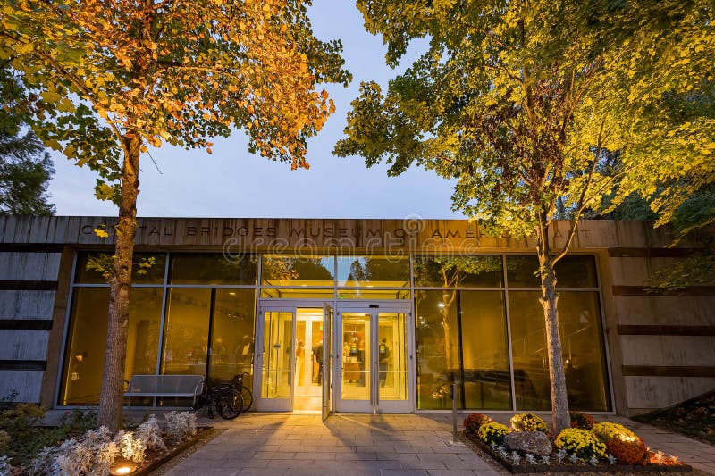 Twilight View of the Museum Along the Crystal Bridges Trails Editorial ...