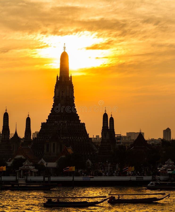 Wat Arun during Sunset at Bangkok, Thailand Stock Photo - Image of ...