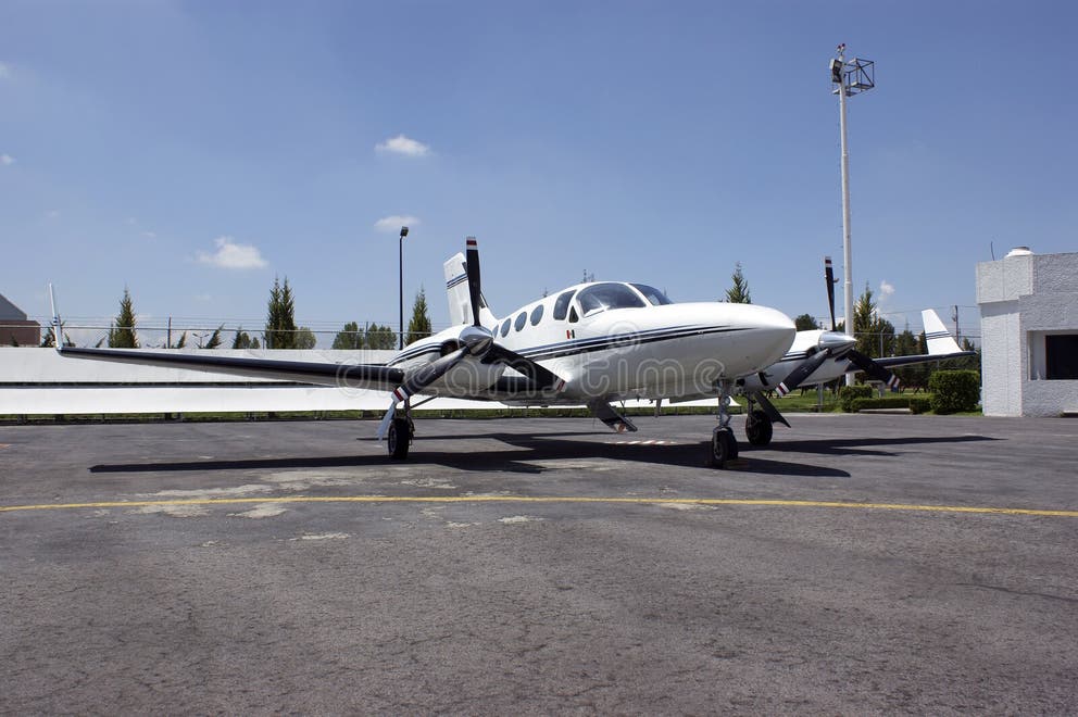 Twin engine aircraft stock image. Image of airtravel, propeller - 6086811