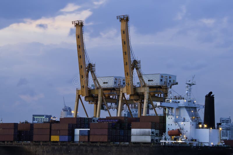 Twin Harbour Crane stock photo. Image of harbour, machine - 24683474