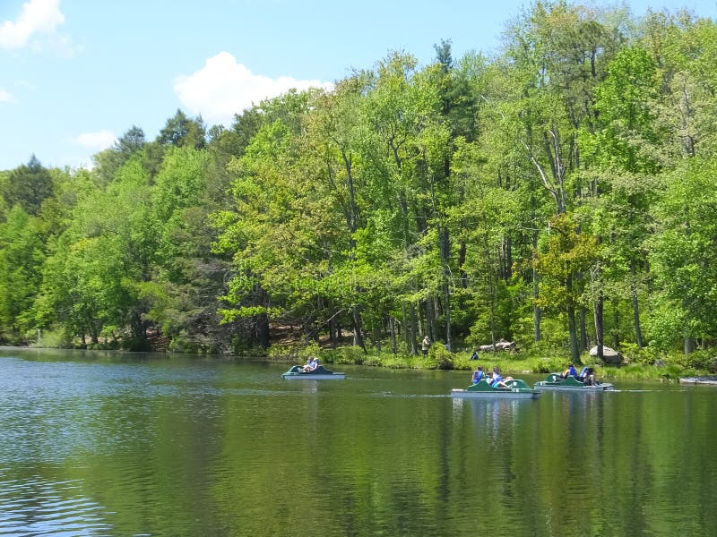 Lakeside Picnic Area stock image. Image of poconos, pennsylvania - 33149215