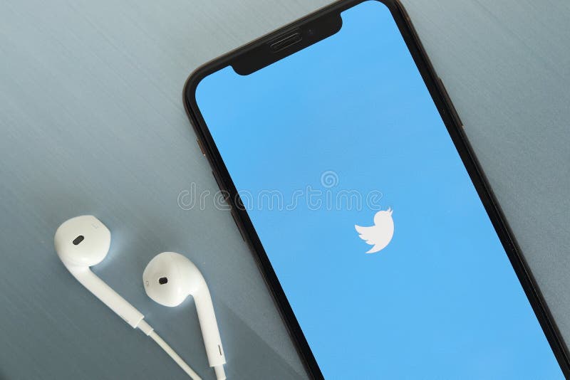 Twitter application editorial image. Image of logo, device - 103234975