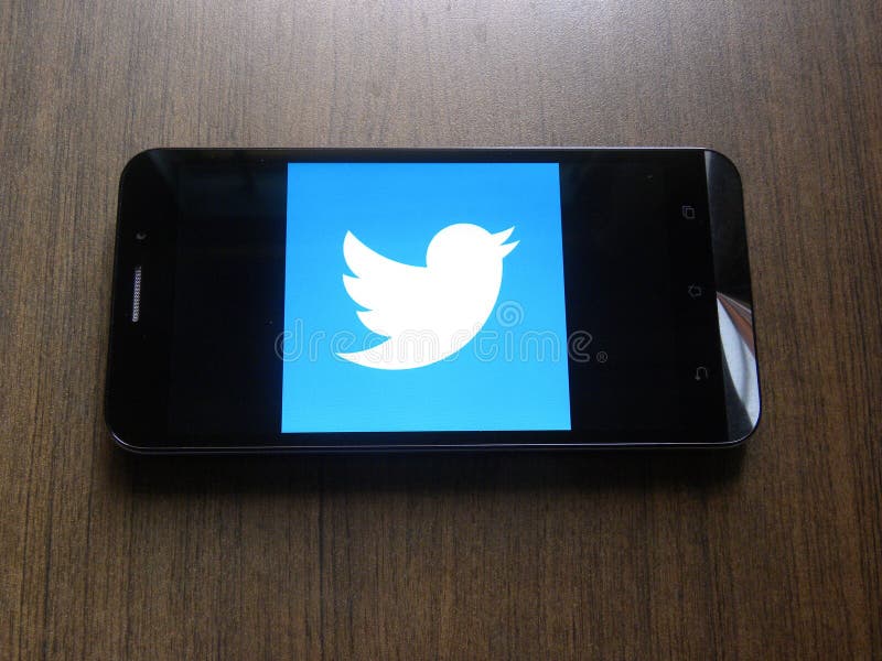 Twitter on mobile phone editorial photo. Image of icons - 144349811