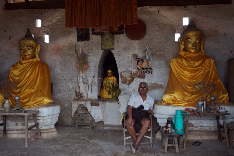 Two Buddhas editorial photography. Image of yellow, buddha - 90951052