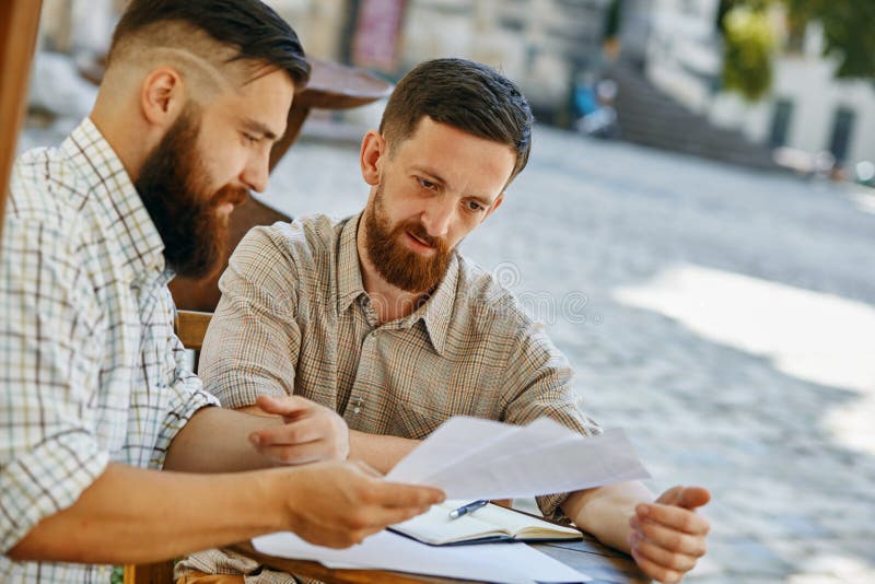 Business People are Working on a Contract Stock Image - Image of ...