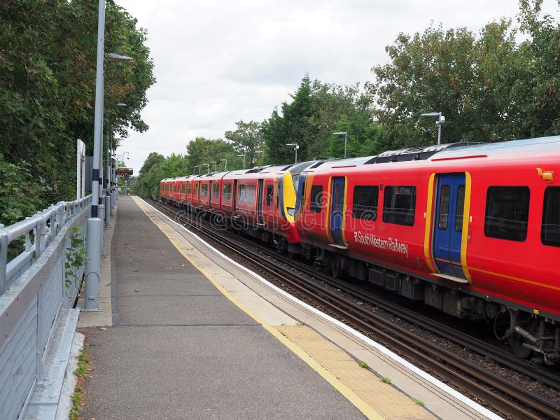 Two Class 707 Electric Multiple Units at Hampton Wick Station in London ...