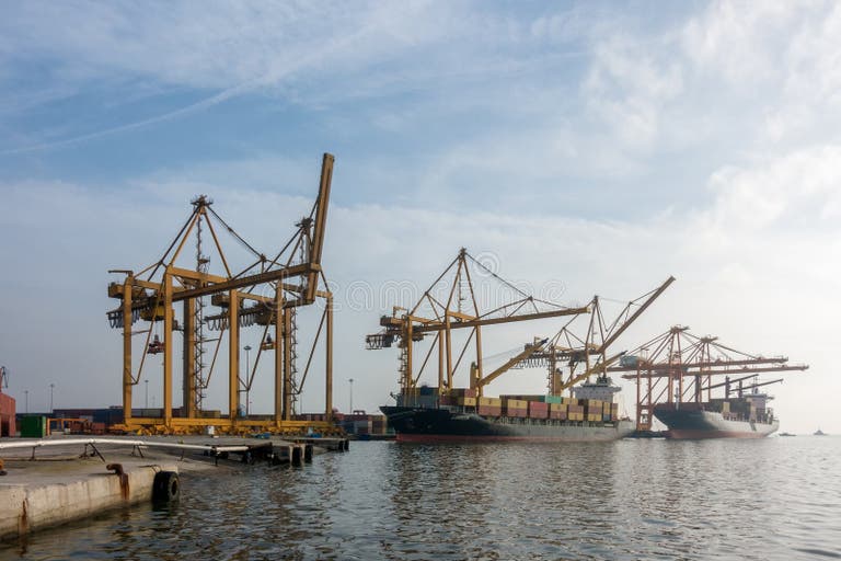 December 17th 2022 - Thessaloniki, Greece - Container Ships Unloading ...