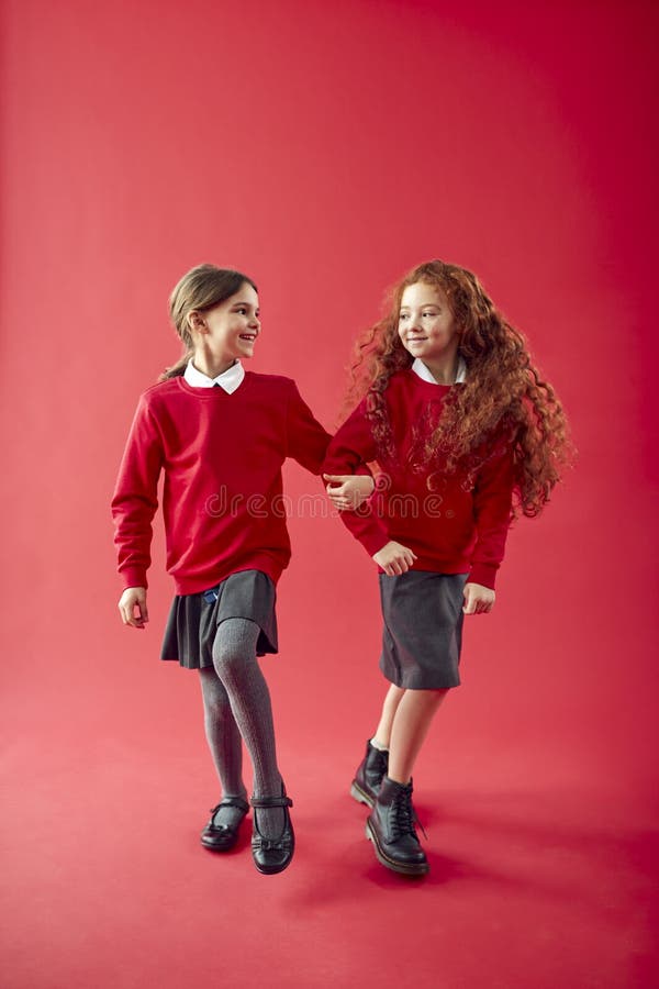 1+ Children linking arms Free Stock Photos - StockFreeImages