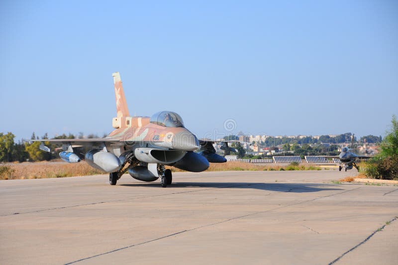 Two F-16 editorial photo. Image of pilots, flying, mission - 48705591