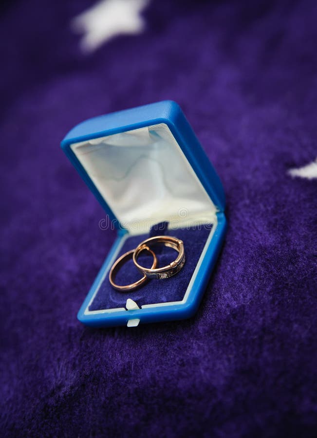Two Gold Wedding Rings in Open Box Stock Photo - Image of open, bride ...