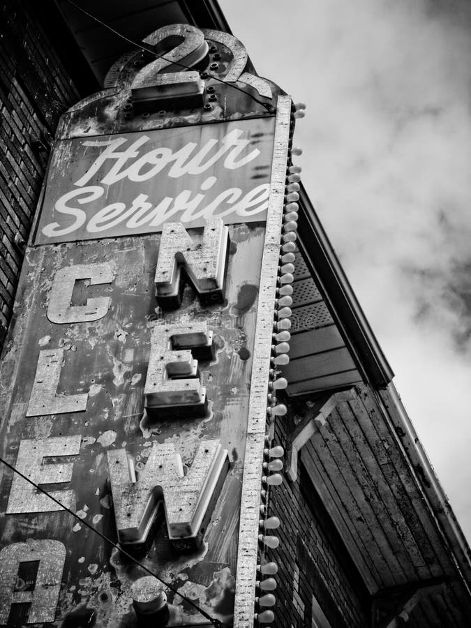 Two hour service stock photo. Image of sign, lines, cleaners - 13400408