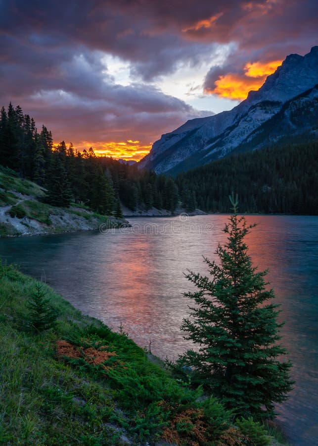 Two Jack Lake in Banff National Park at Sunrise Stock Image - Image of ...