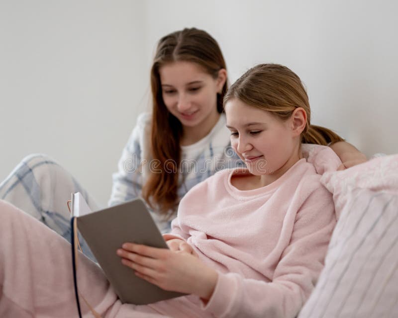 166 Two Little Sisters Sleeping Bed Stock Photos - Free & Royalty-Free ...