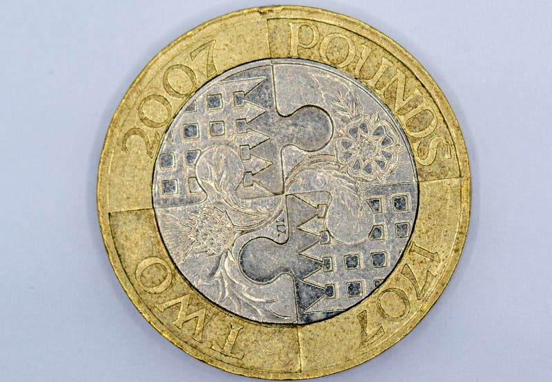 2007 Two Pound Coin Reverse Stock Image - Image of coin, sterling ...