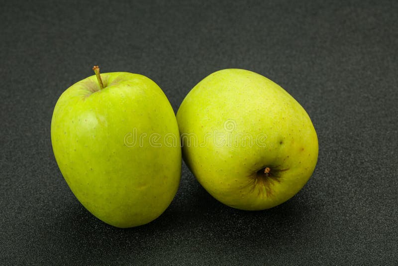Two Ripe Green Sweet Apples Stock Photo - Image of juicy, leaf: 197766718