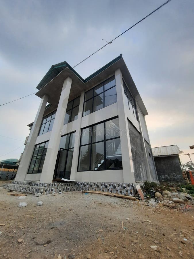 Two-story Office Building with Glass Windows Foto editorial - Imagen de ...