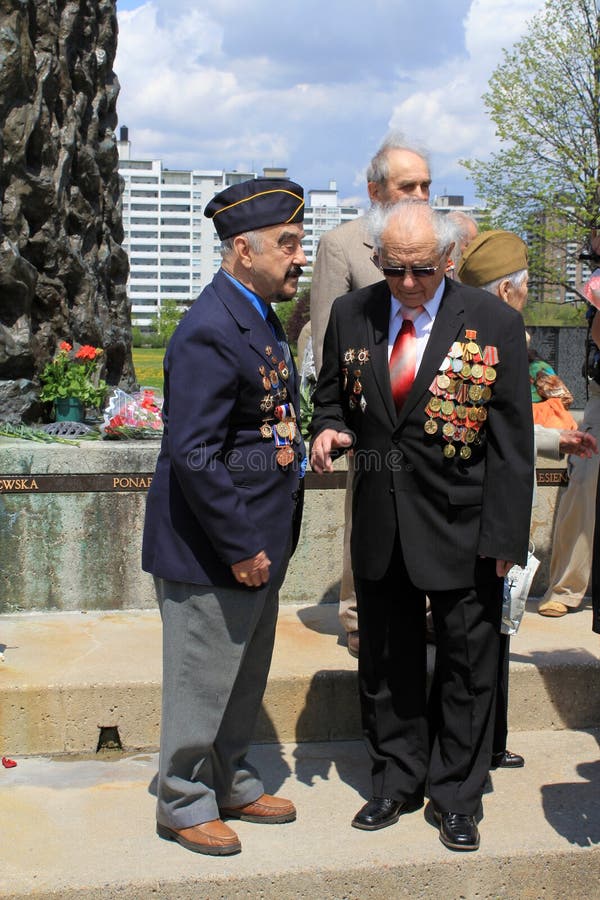 Two Veterans editorial photography. Image of park, uniform - 24707227