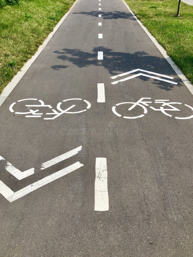 Two Way Bicycle Lane stock image. Image of forwards - 190155813