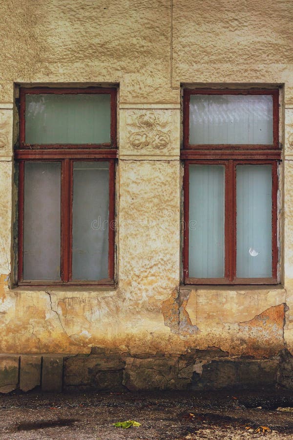 223 Wooden House Poor Condition Stock Photos - Free & Royalty-Free ...