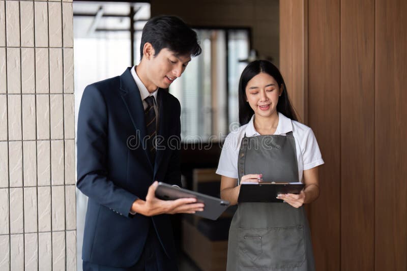 Business Collaboration: Young Professionals Exchanging Ideas in Office ...