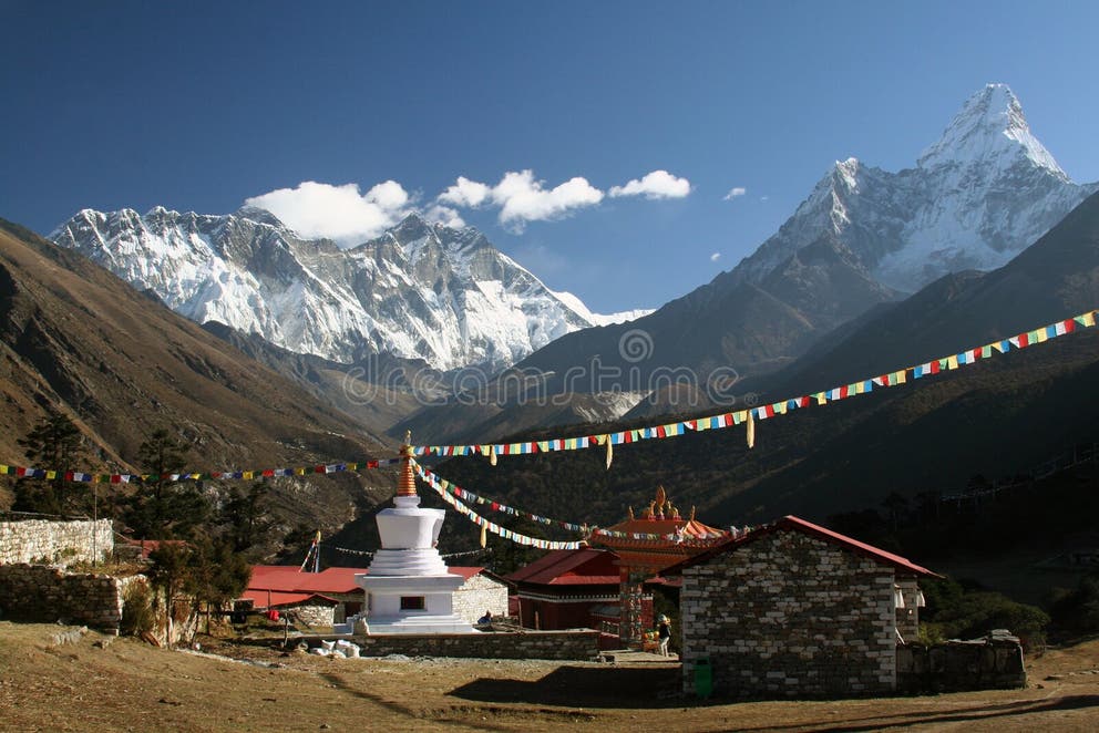Tyangboche imagen de archivo. Imagen de everest, piedra - 10108105