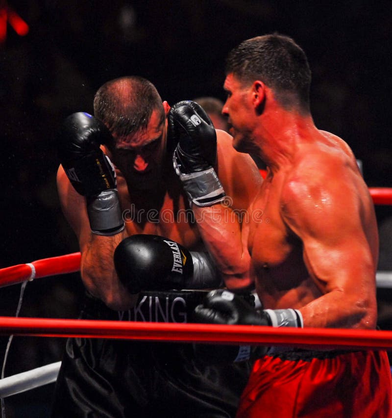 Tye Fields Catches Wach, Heavyweight Boxing Editorial Photography ...