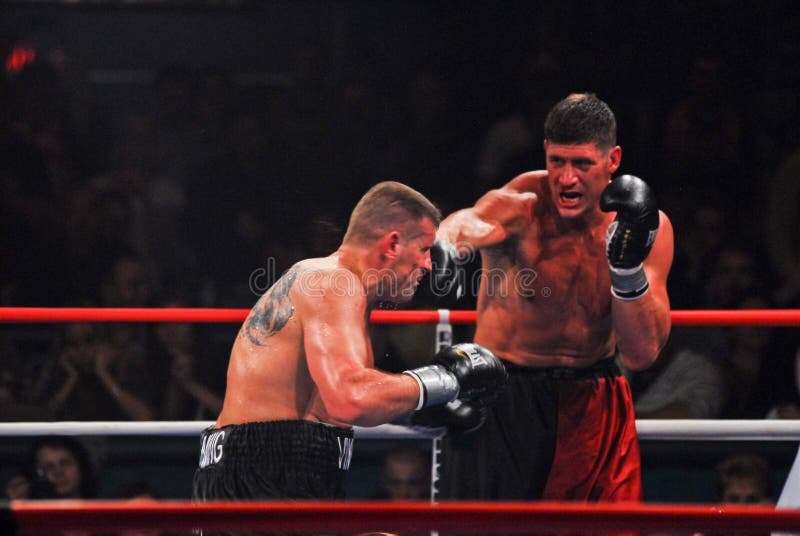 Tye Fields Catches Wach, Heavyweight Boxing Editorial Photo - Image of ...