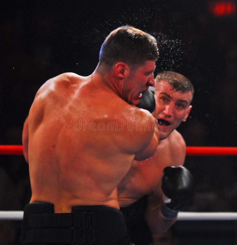 Tye Fields v. Mariusz Wach editorial stock image. Image of mariusz ...